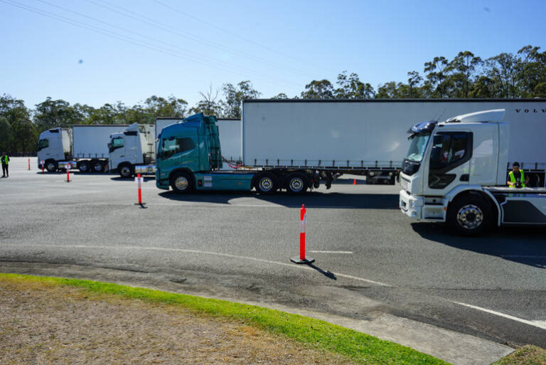 What's it like to drive an electric semi-trailer? - Fleet EV News