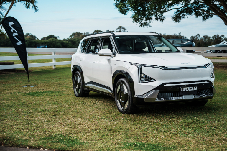 FleetCard survey data reveals EV goals for fleets - Fleet EV News